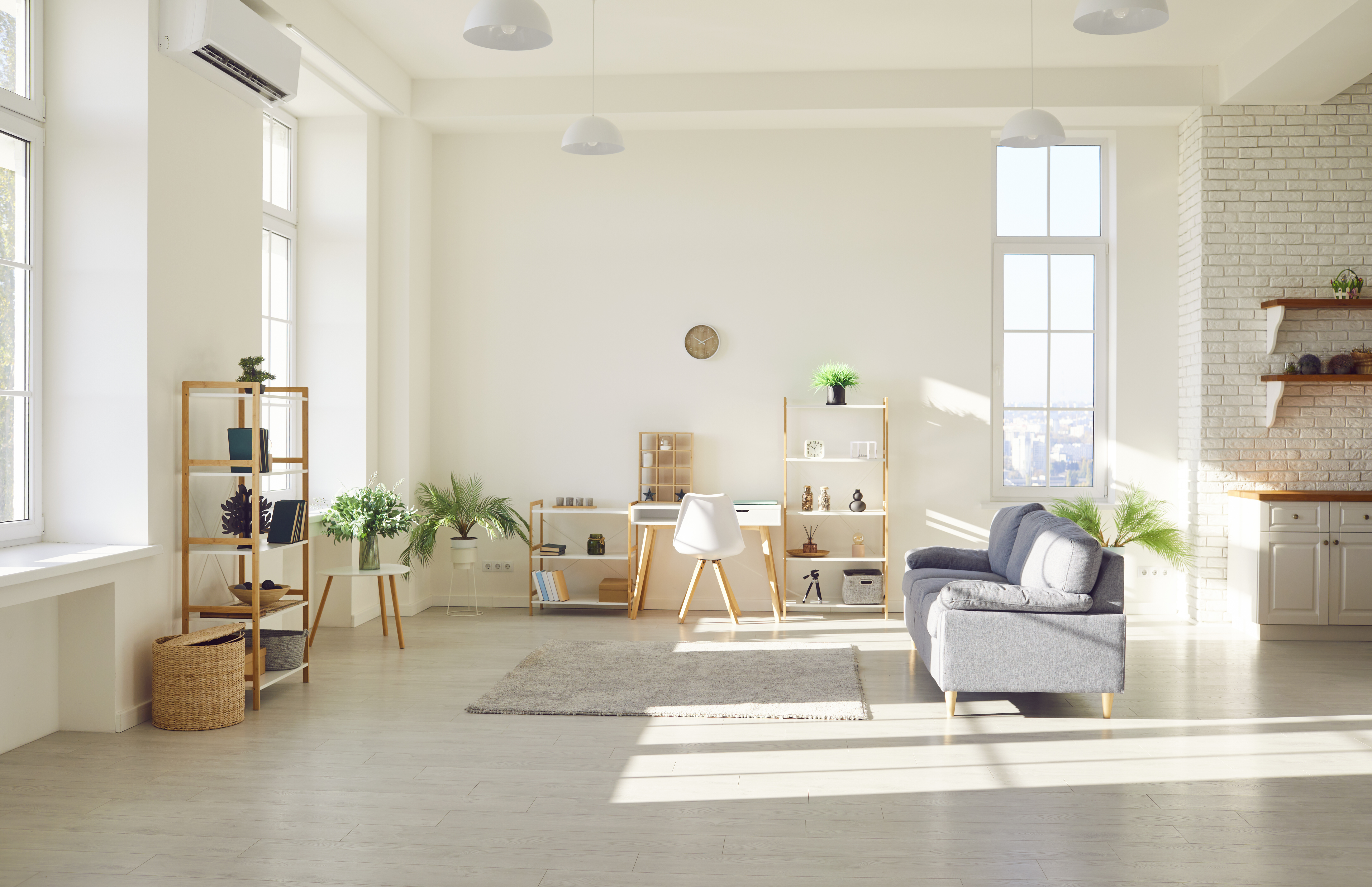 Flat-Fee vs Commission-Based Vacation Rental Management: Pros and Cons ...